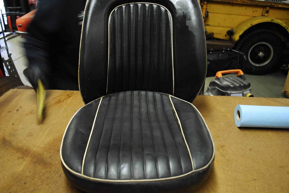 TRIUMPH TR3 SPITFIRE MK3 ROADSTER SEAT - For Sale, Seattle WA