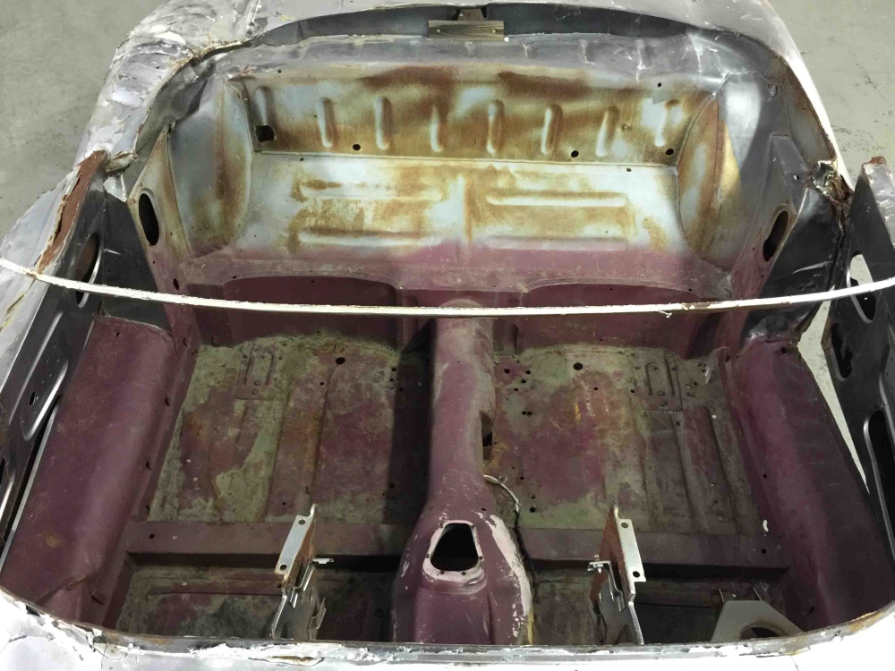 Jaguar E Type Roadster Tub and Bonnet with 4.2 L Engine and Moss ...