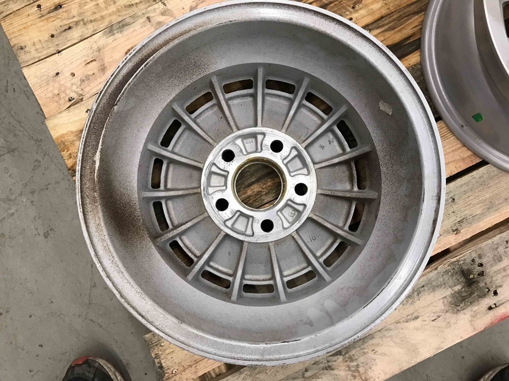 Dayton 15 Inch Wheels Jaguar XJ6 XJC XJS XJ12 6JKx15x33 CAC3914 1 ...