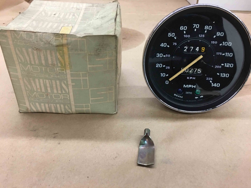 SMITHS Tachometer SN 6411 025 TRIUMPH TR6 1973-76 - For Sale, Seattle WA
