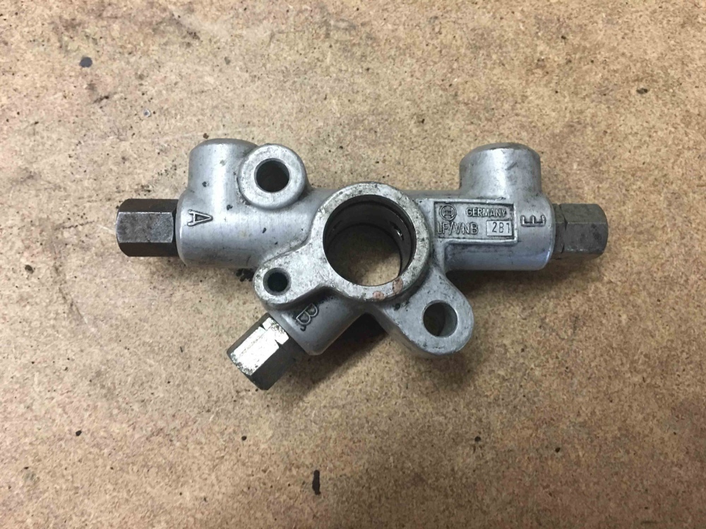 OEM Mercedes-Benz 300SE W112 Air Suspension Rear Valve LF/VNB 2B1 ...