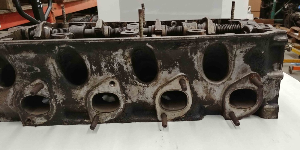 BMW 1.8i M10 CYLINDER HEAD 4 CYLINDER ENGINE HEAD WITH CAMS 1268721 KN6 - For Sale, Seattle WA