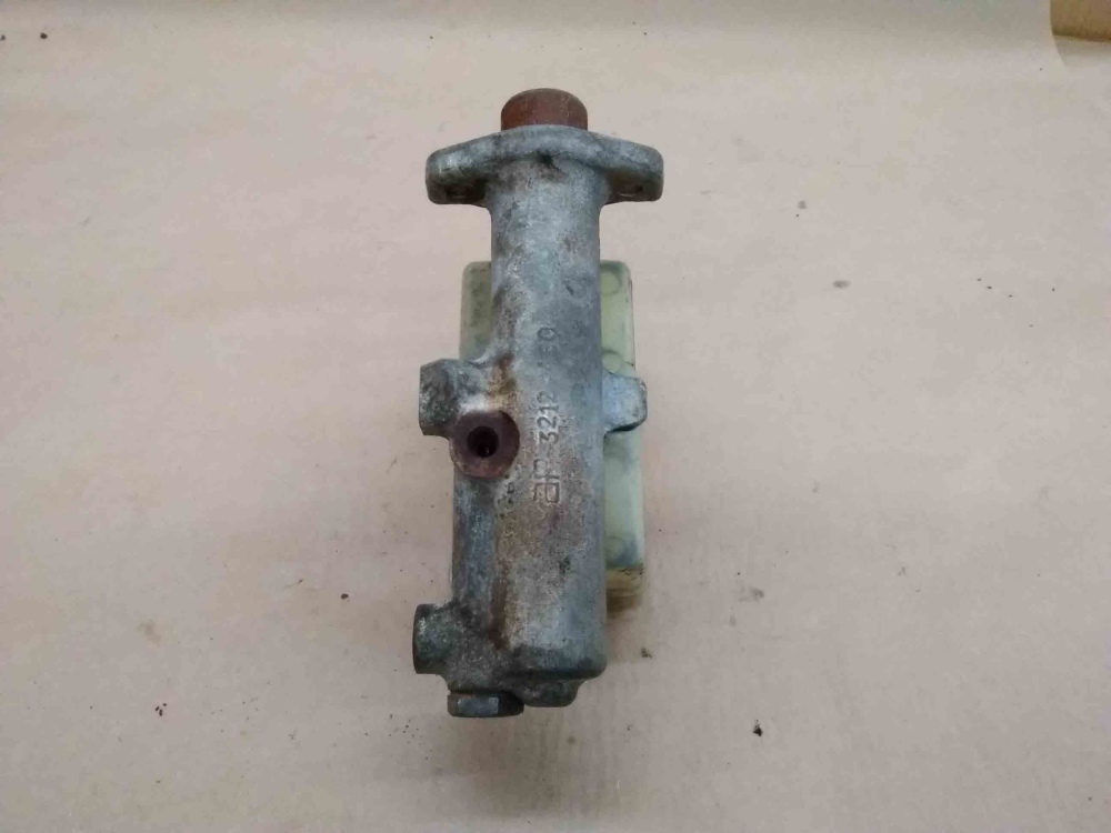 Triumph TR7 TR8 Brake Master Cylinder with Reservoir Lockheed AP 3212 ...
