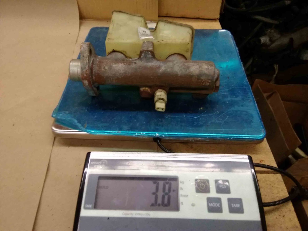 Triumph TR7 TR8 Brake Master Cylinder with Reservoir Lockheed AP 3212 ...