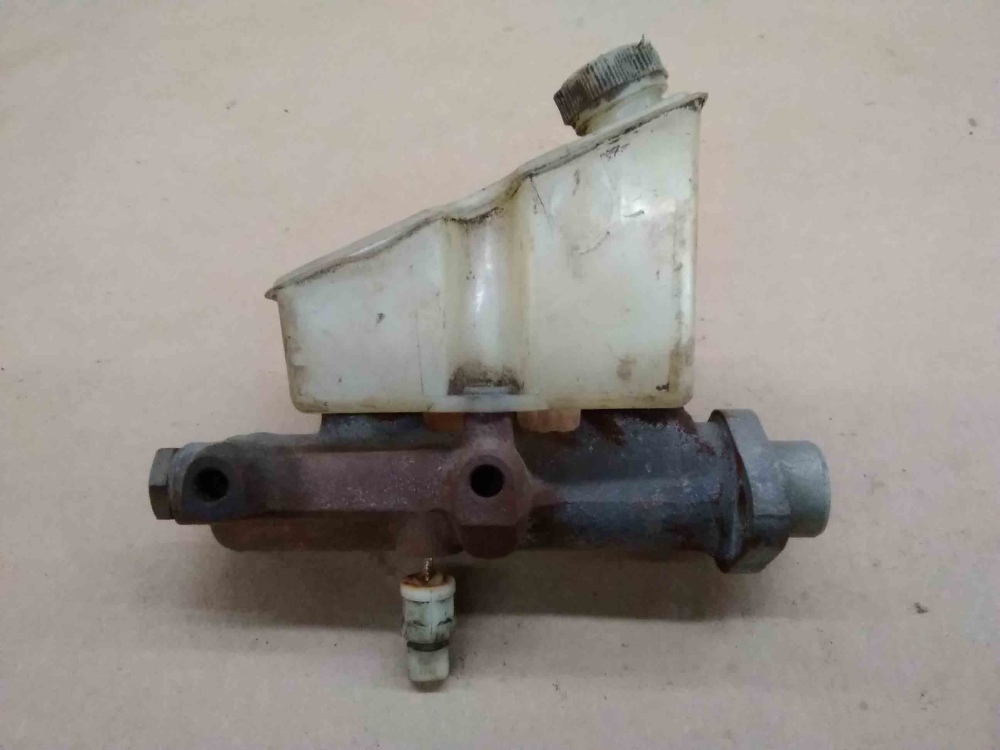 Triumph TR7 TR8 Brake Master Cylinder with Reservoir Lockheed AP 3212 ...