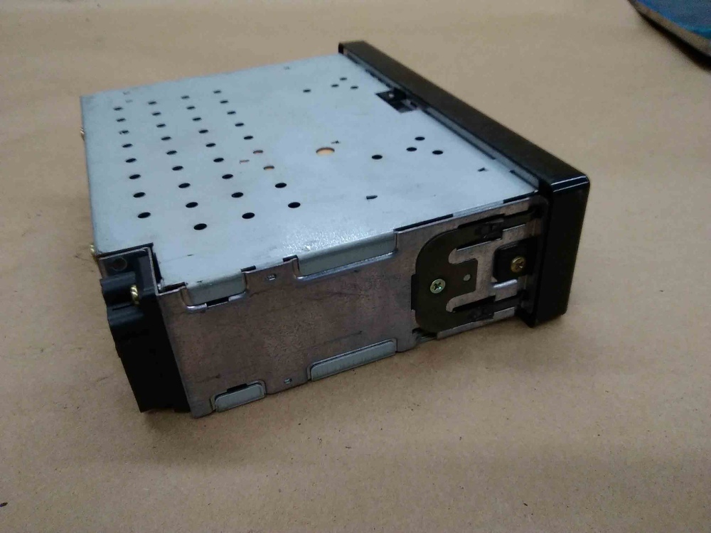 1991 SAAB 900 Clarion Radio 0247015 Serial no. 0049648 OEM - For Sale ...