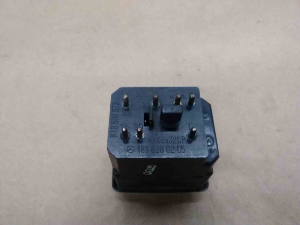 Mercedes Benz 450SL 380SL 450SE 300D 300CD Hazard Flasher Relay ...