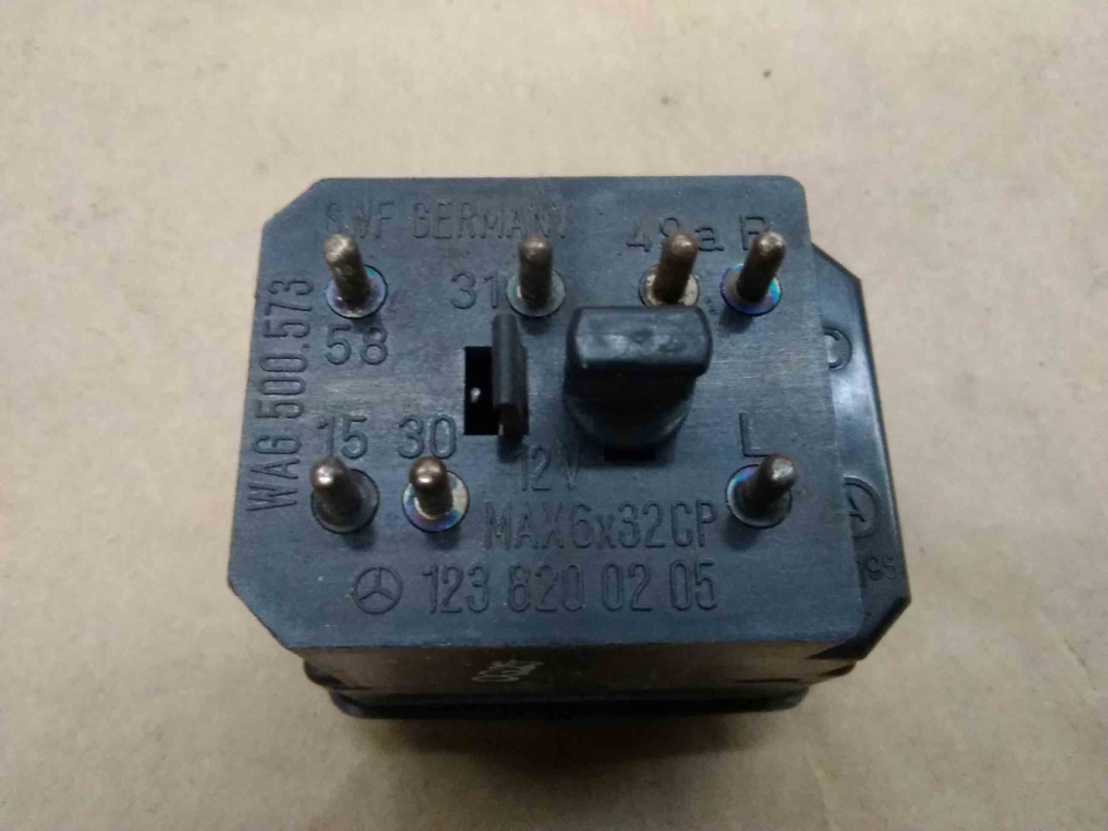 Mercedes Benz 450SL 380SL 450SE 300D 300CD Hazard Flasher Relay ...