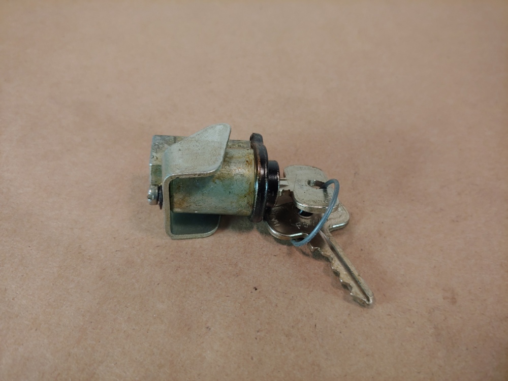 Triumph TR4 TR6 Original Cubby Glove Box Key Lock with Keys 631404 NOS ...