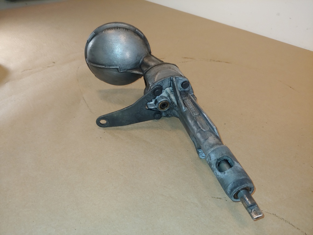 Mercedes Benz W115 W123 240 Original Oil Pump 1151800102 OEM - For Sale ...