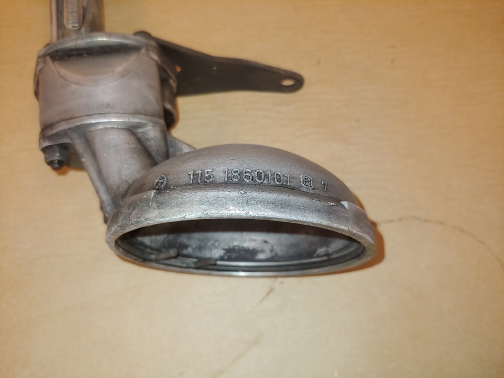 Mercedes Benz W115 W123 240 Original Oil Pump 1151800102 OEM - For Sale ...