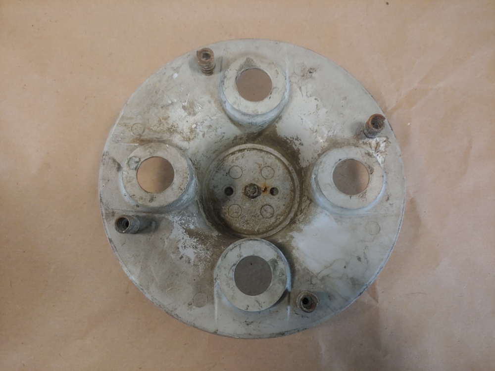 Triumph TR6 Original Center Hub Cab Silver and Red OEM - For Sale ...