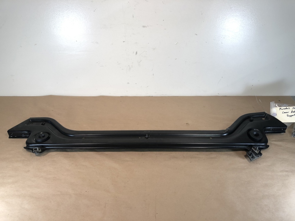 Mercedes-Benz ML350 05-09 Lower Radiator Support Crossmember Bracket ...