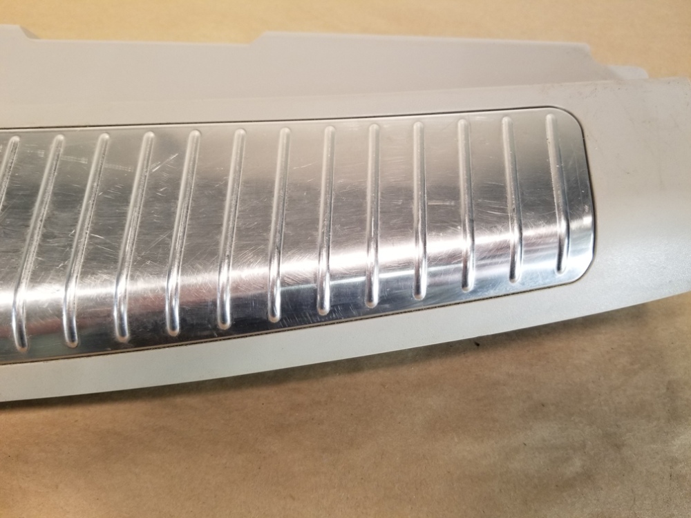 2006 MERCEDES-BENZ ML350 REAR CARGO DECK TRIM OEM - For Sale, Seattle WA