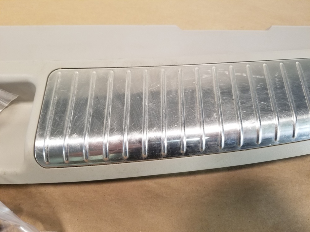 2006 MERCEDES-BENZ ML350 REAR CARGO DECK TRIM OEM - For Sale, Seattle WA