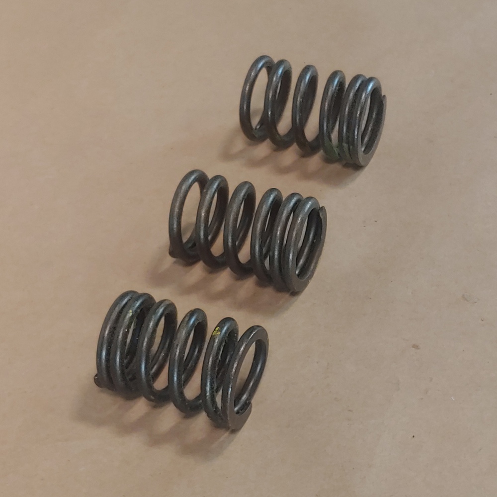 Triumph TR5 TR6 Spitfire GT6 Valve Springs 136487 Set of 3 NOS - For ...
