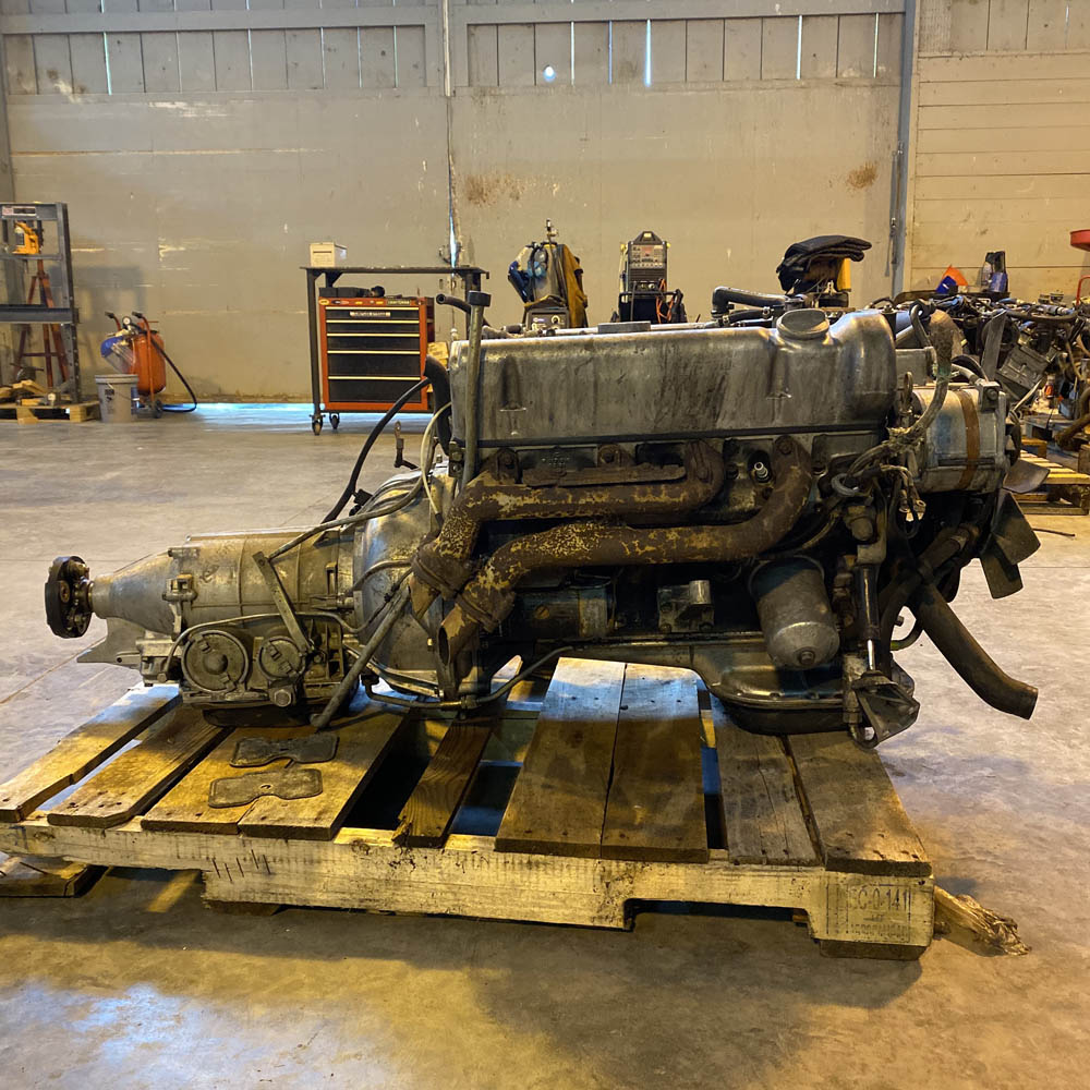 1973 Mercedes-Benz W108 280SE Complete M117 4.5L V8 Engine and ...