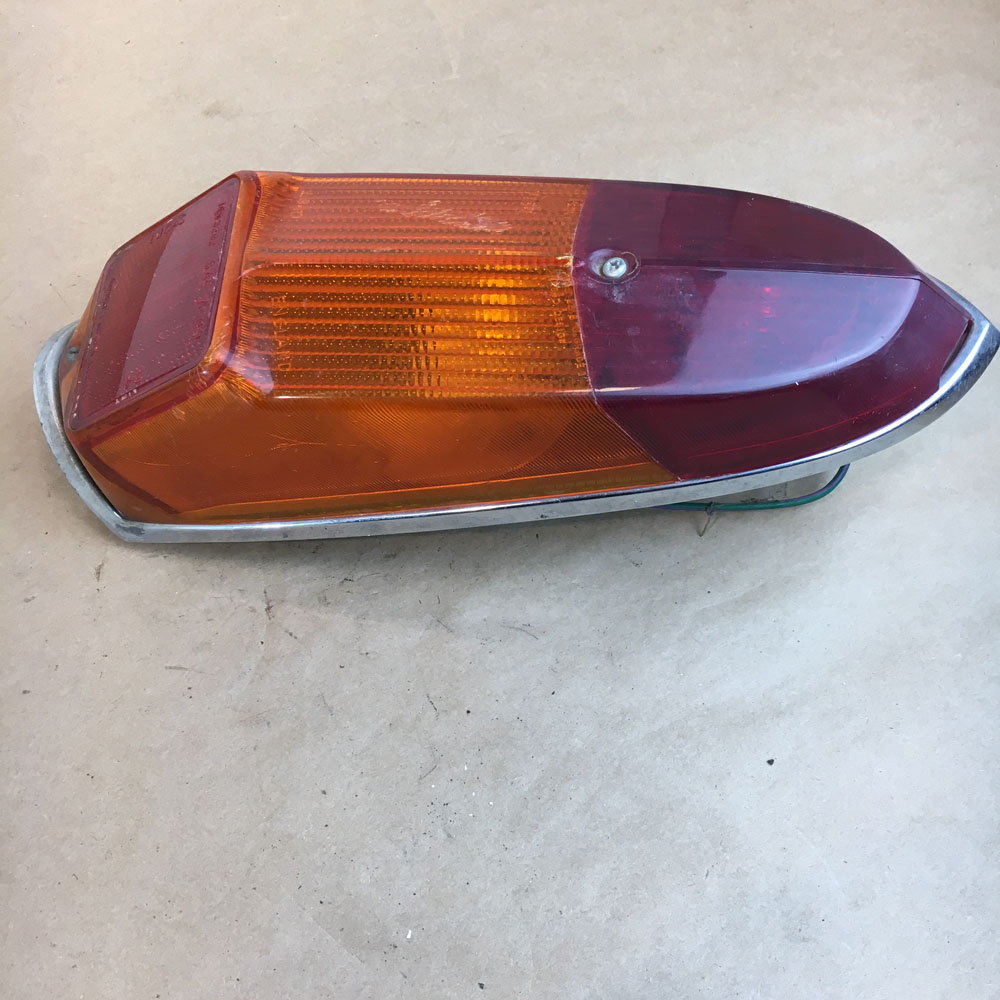 OEM 1970-1980 MG MGB LUCAS Tail Light Assembly Lens 54580421 L840 Original Part - For Sale ...