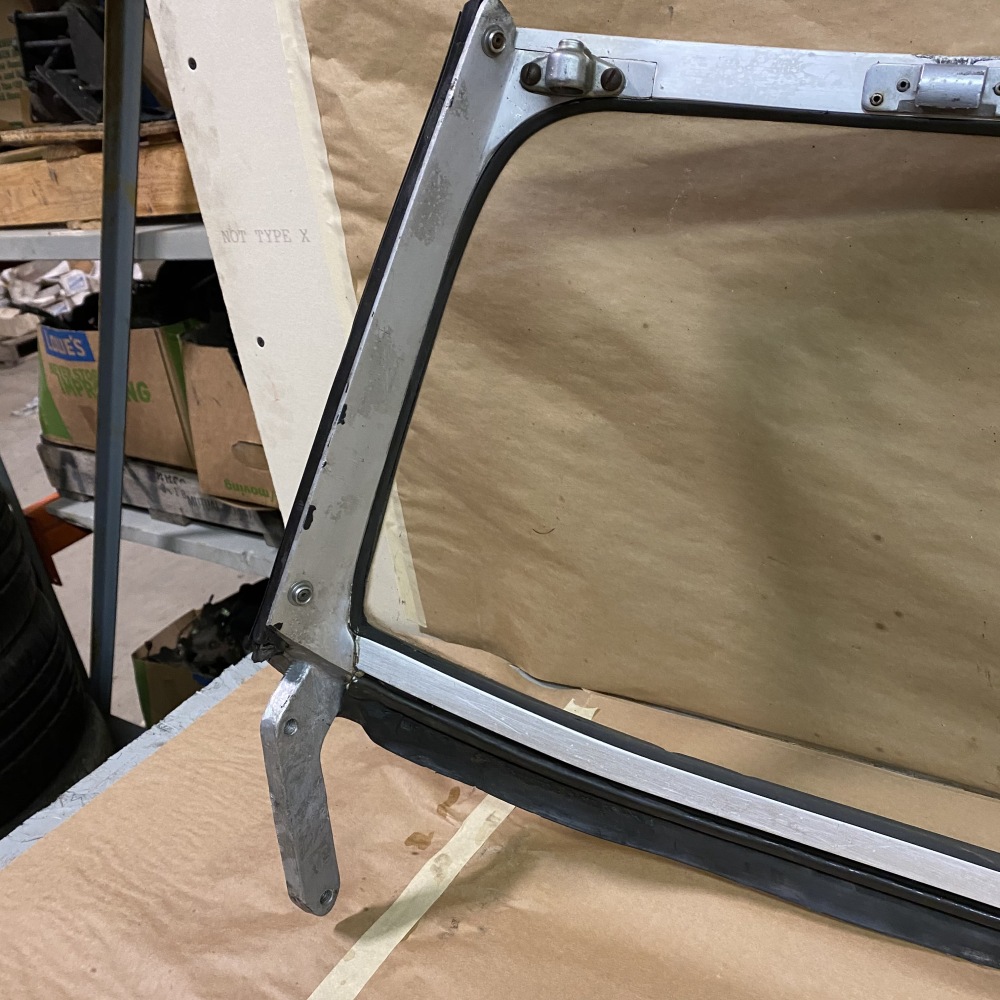 Original 1962-1969 MG MGB Roadster Front Windscreen Windshield Frame w ...