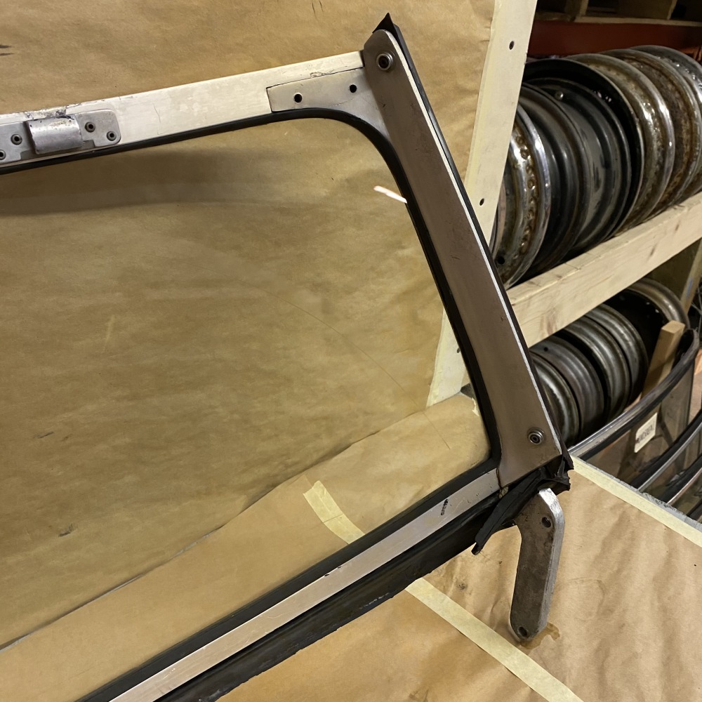 Original 1962-1969 MG MGB Roadster Front Windscreen Windshield Frame w ...