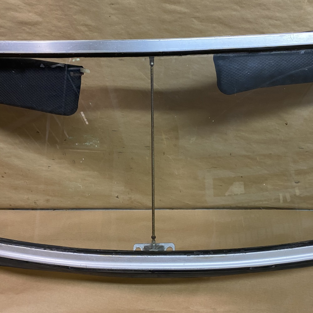 Original 1962-1969 MG MGB Roadster Front Windscreen Windshield Frame w ...