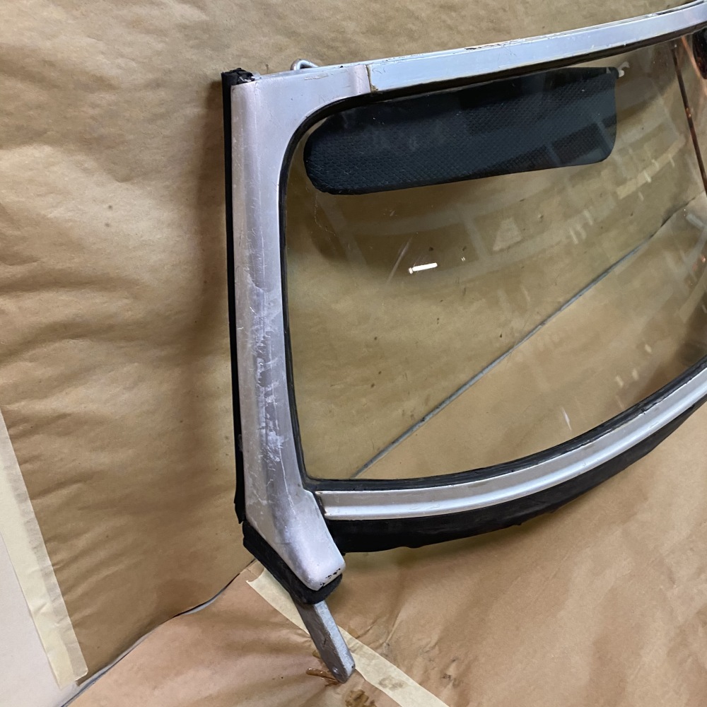 Original 1962-1969 MG MGB Roadster Front Windscreen Windshield Frame w ...
