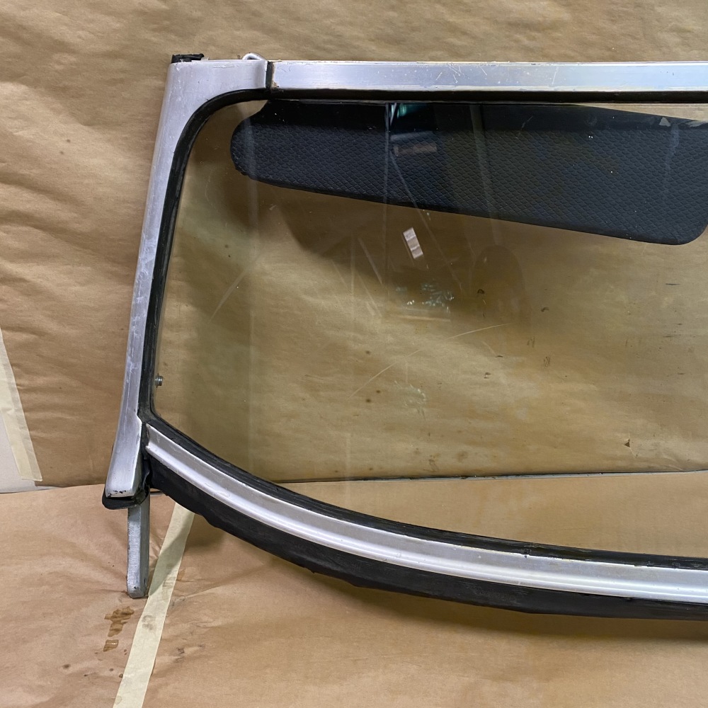 Original 1962-1969 MG MGB Roadster Front Windscreen Windshield Frame w ...