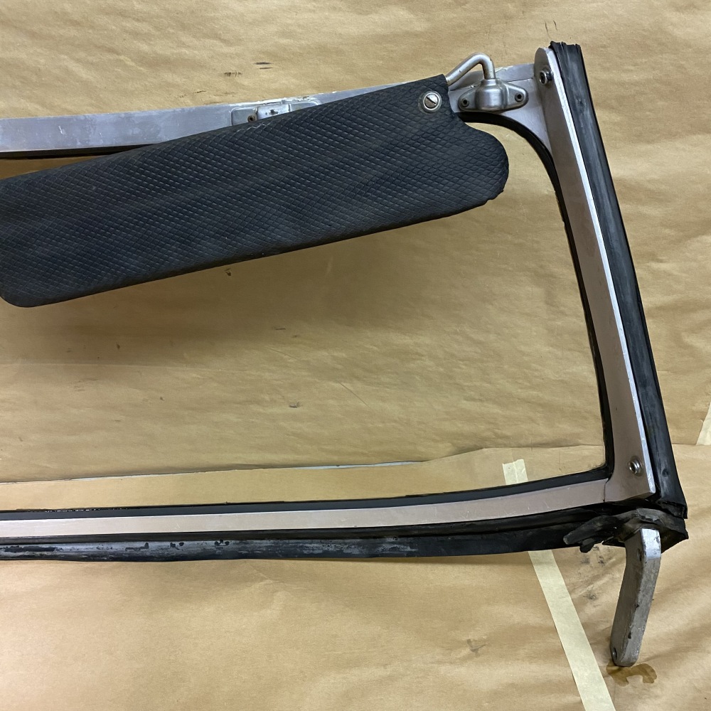 Original 1962-1969 MG MGB Roadster Front Windscreen Windshield Frame w ...