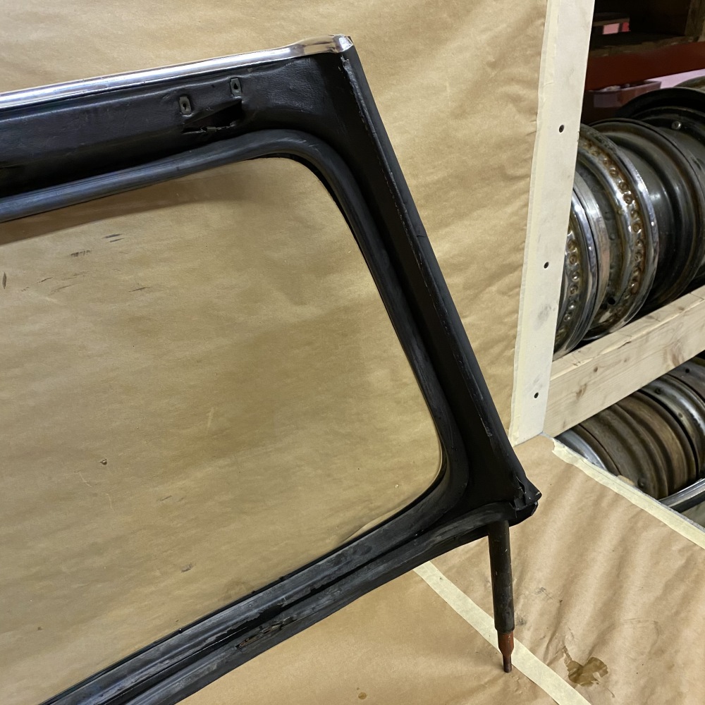 Original Triumph TR250 TR5 TR6 Front Windscreen Windshield Frame w ...