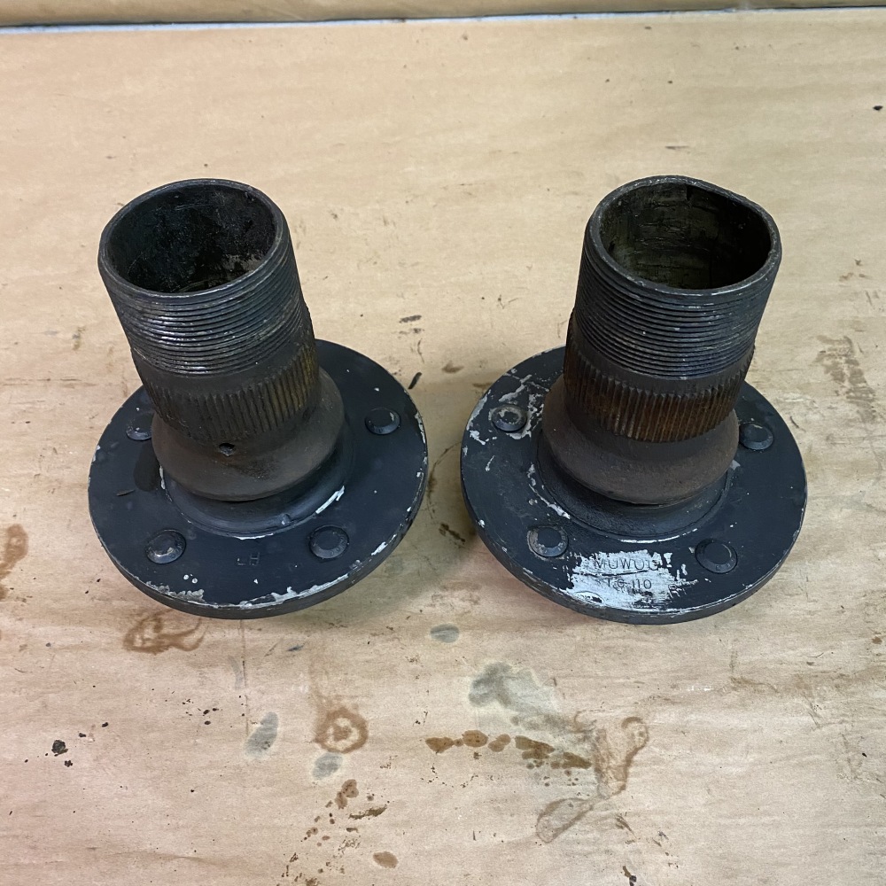 Original Austin Healey 3000 BN7 Front RH LH Splined Hub Pair BTC 110 ...