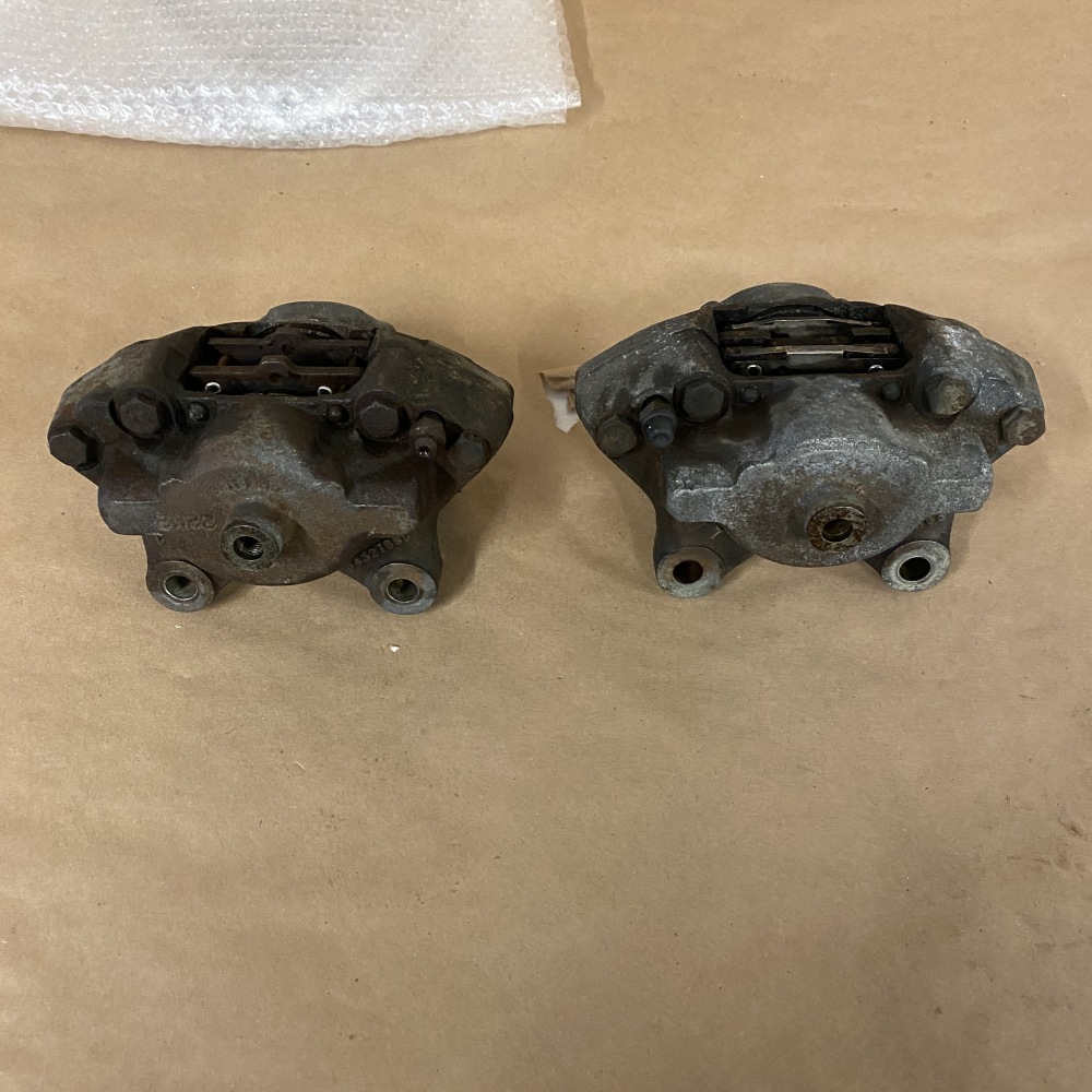 Original Austin Morris Marina Girling Front Brake Calipers Left Right ...