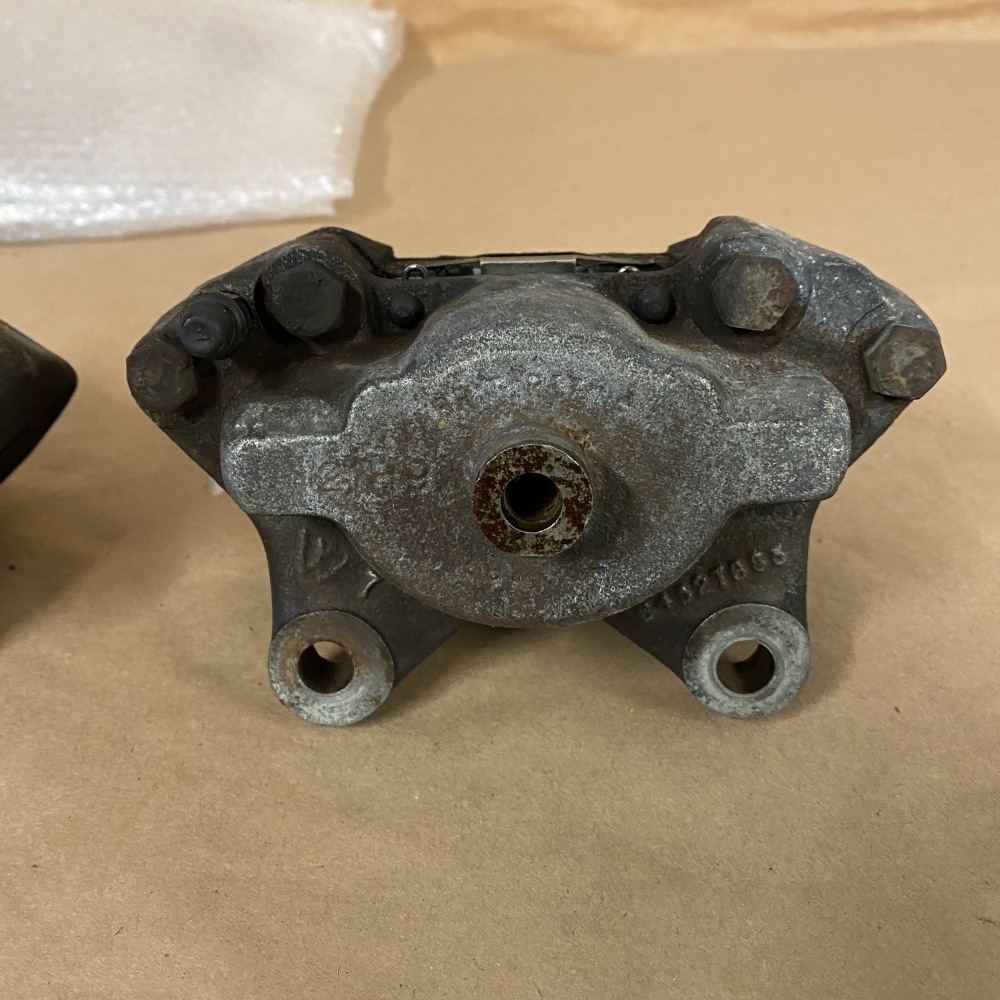 Original Austin Morris Marina Girling Front Brake Calipers Left Right ...