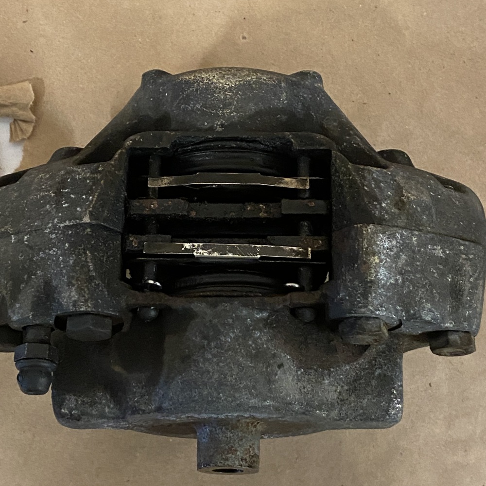 Original Austin Morris Marina Girling Front Brake Calipers Left Right ...