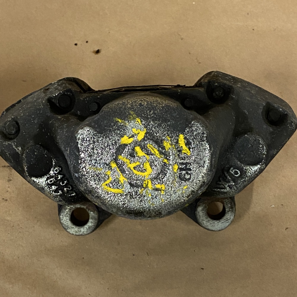 Original Austin Morris Marina Girling Front Brake Calipers Left Right ...
