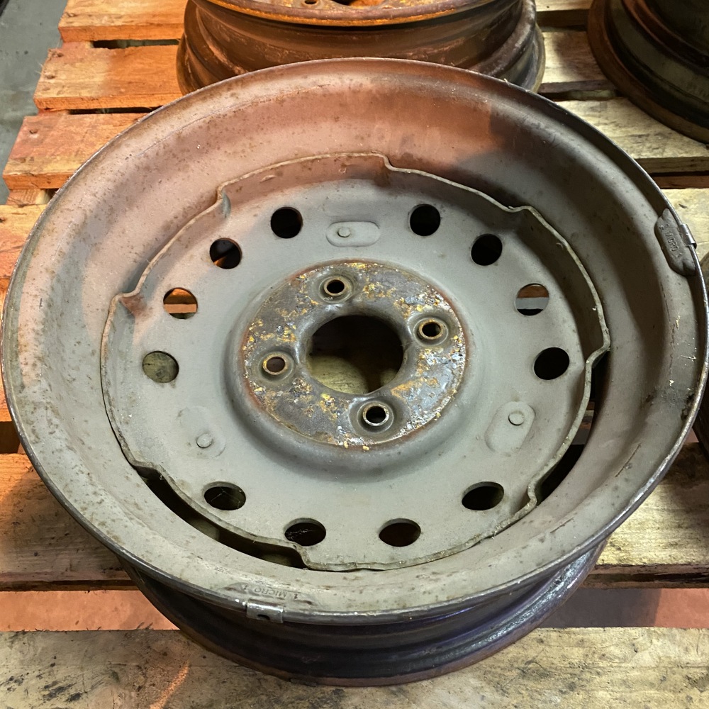 Original 68-69 Triumph TR6 Sankey 5 1/2J x 15H Early Rostyle Wheel Set ...