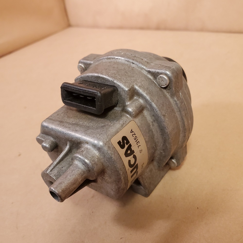 Jaguar XJS V12 1976 Lucas 73152A Bosch 0280100123 Fuel Injection ...