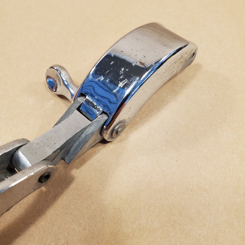 Jaguar XKE E-Type Passenger RH Right Quarter Light Window Hinge Catch ...