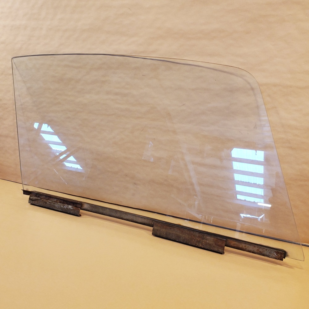 Jaguar XKE E-Type Series 1 2+2 RH Right Passenger Door Glass Window ...