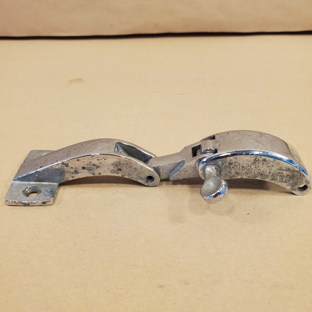 Jaguar XKE E-Type Passenger RH Right Quarter Light Window Hinge Catch ...