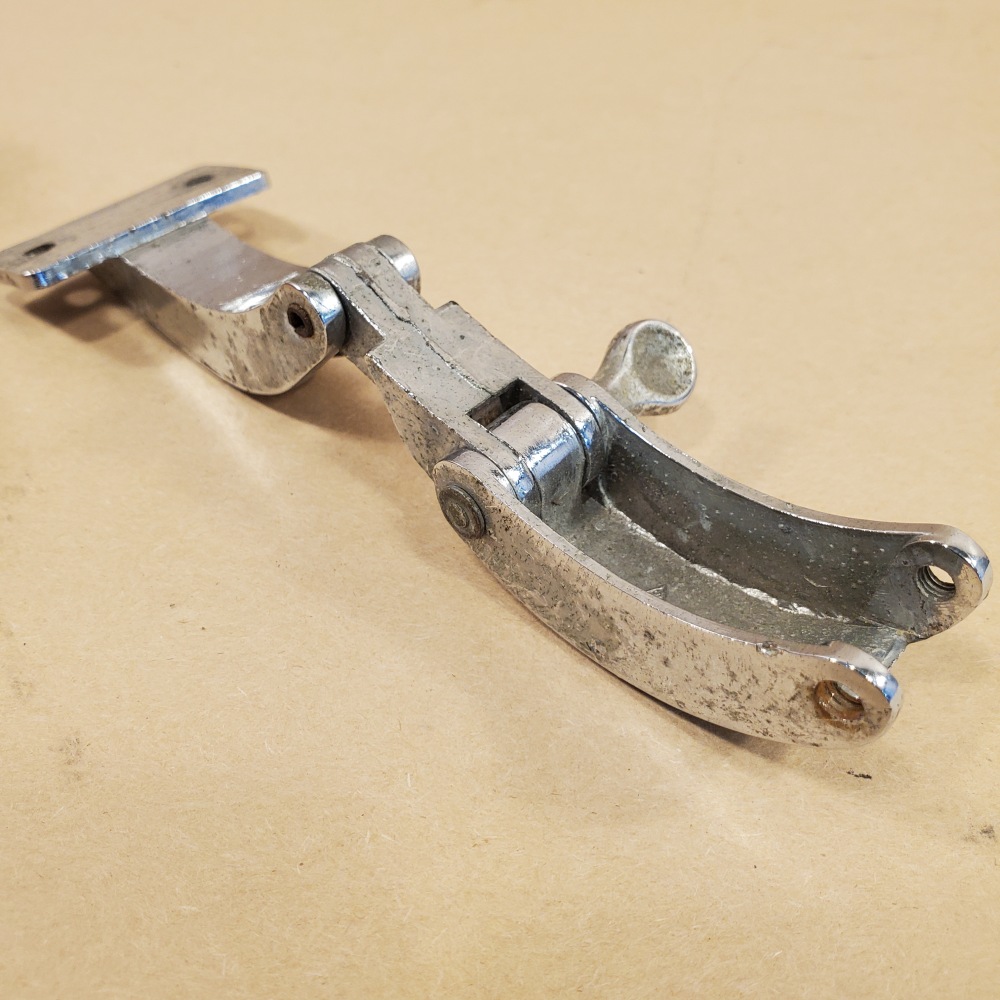 Jaguar XKE E-Type Passenger RH Right Quarter Light Window Hinge Catch ...
