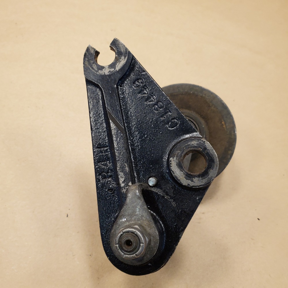 Jaguar XKE E-Type 4.2L Jockey Pulley Idler Pulley Assembly C18449 OEM ...