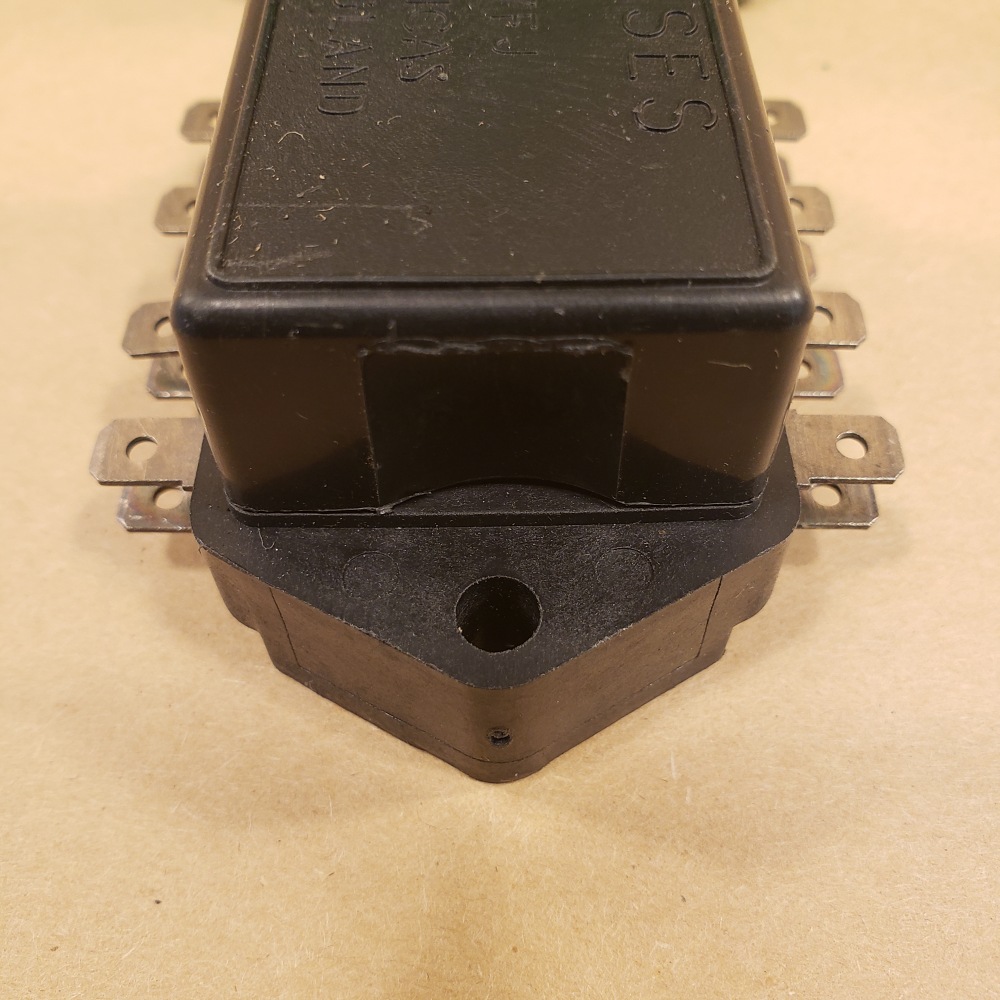 Lucas 7FJ Fuse Box and Cover 37420 Suitable for Triumph MG Mini Lotus ...