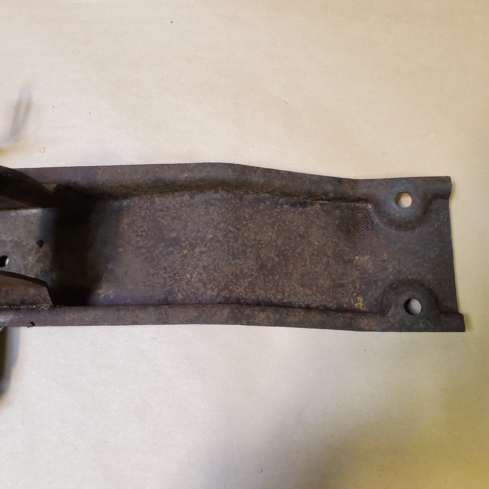 MGB MGBGT Transmission Cross Member Mounting Bracket With Rear Engine ...