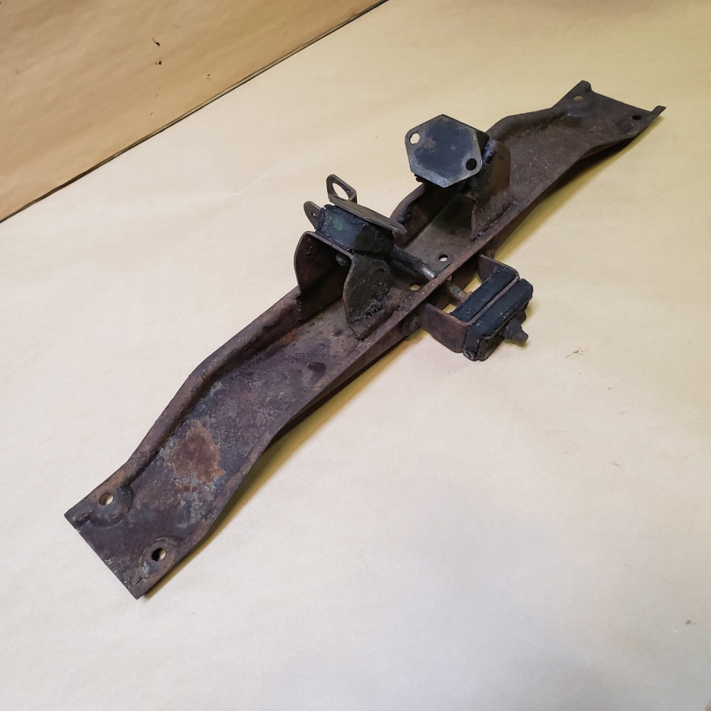 MGB MGBGT Transmission Cross Member Mounting Bracket With Rear Engine ...