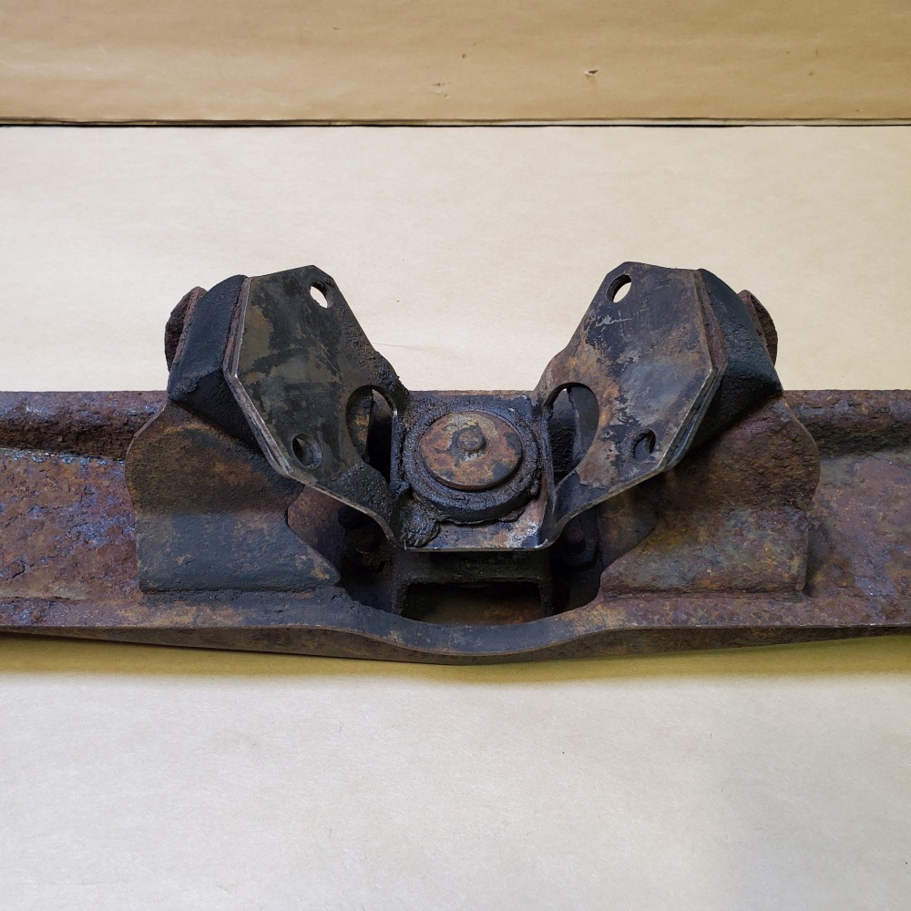 MGB MGBGT Transmission Cross Member Mounting Bracket W/Out Rear Engine ...