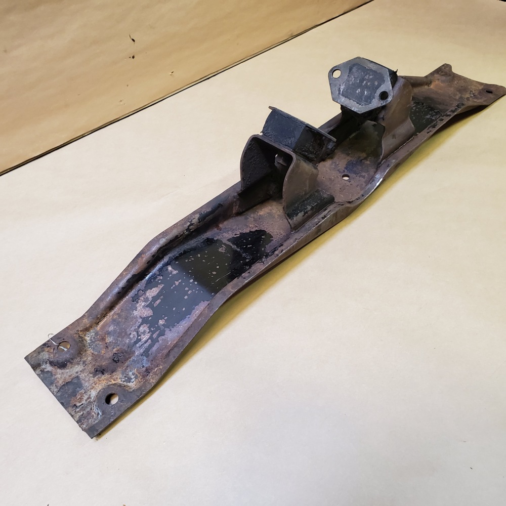 MGB MGBGT Transmission Cross Member Mounting Bracket W/Out Rear Engine ...