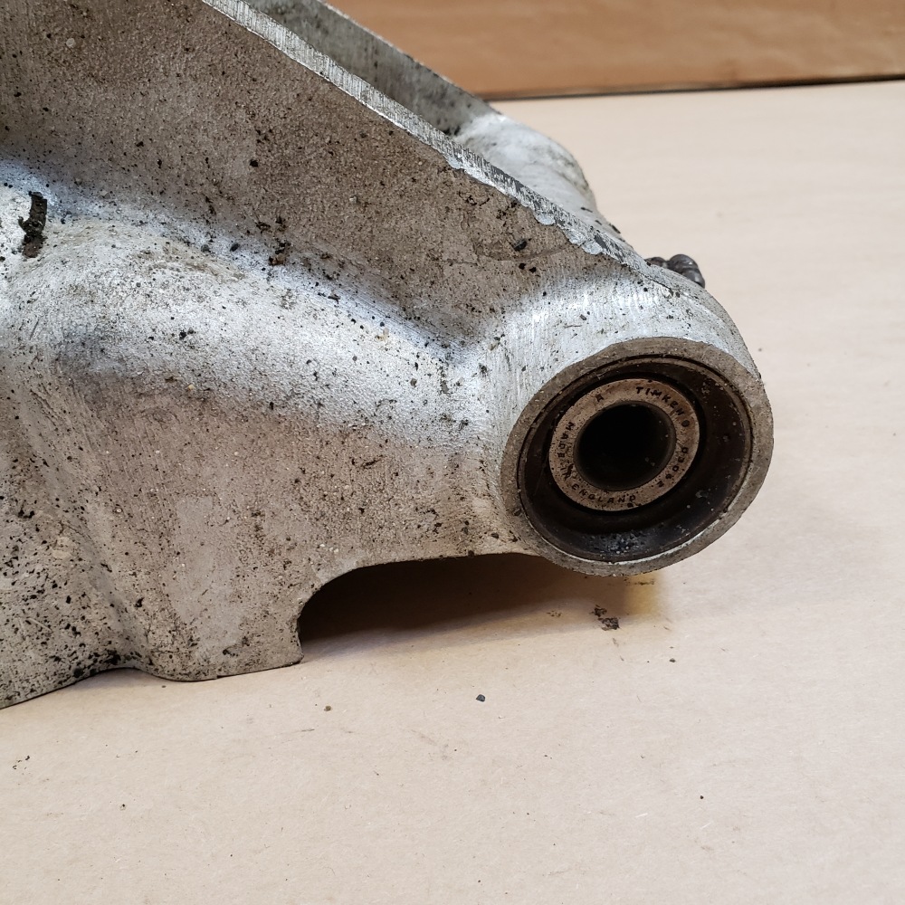 Jaguar XKE E-Type S1.5 S2 Rear Suspension RH Hub Carrier w Wire Wheel ...